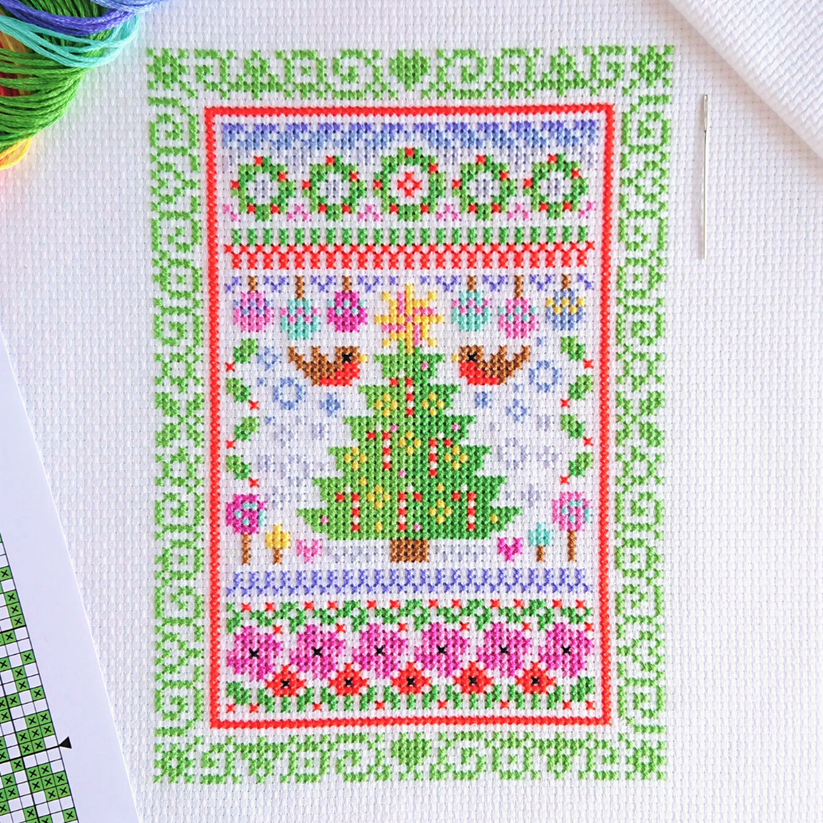 Christmas Sampler Cross Stitch Kit: Easy Fun & Colourful Modern Craft ...